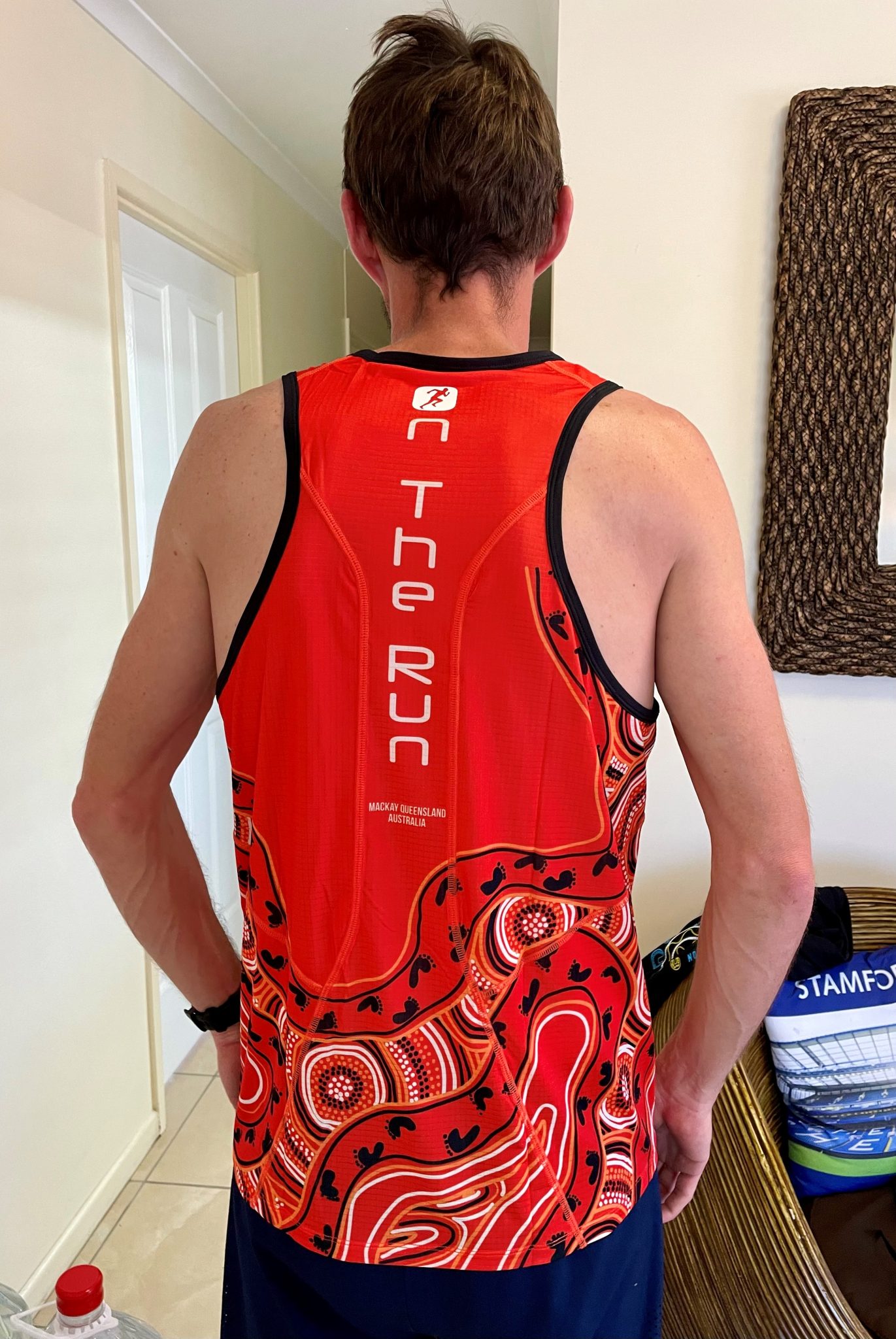 On The Run – Ultralight Singlet – Indigenous Design - On The Run Mackay